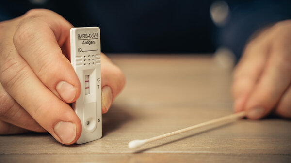 Coronavirus-Selbsttest: Erklärung und Tipps | Apotheken Umschau