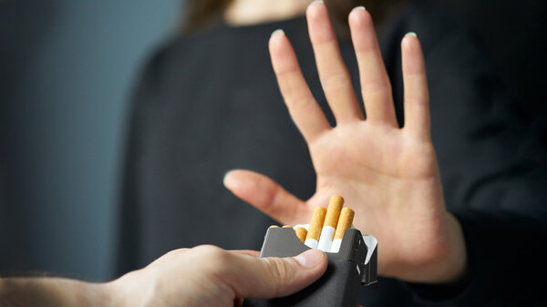 So gefährlich ist Passivrauchen für Kinder | Apotheken Umschau