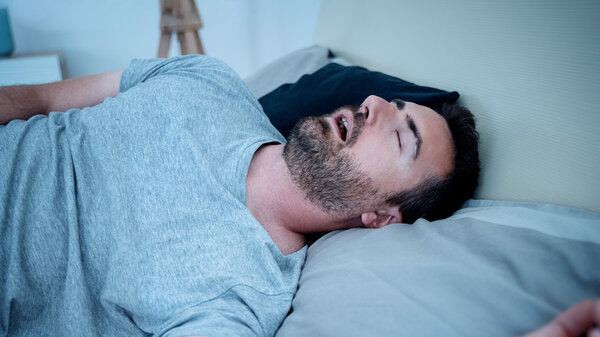 Was ist REM-Schlaf und wie lang sollte er sein? | Apotheken Umschau