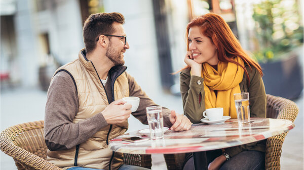 Gaslighting: Wie Sie emotionale Manipulation erkennen | Apotheken Umschau