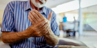 Methotrexat: So wirkt das Arzneimittel bei Rheuma | Apotheken Umschau