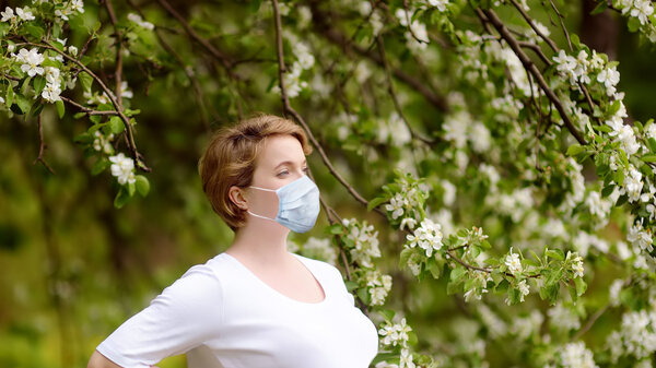 Pollenflugkalender mit aktueller Vorhersage zum Pollenflug | Apotheken ...
